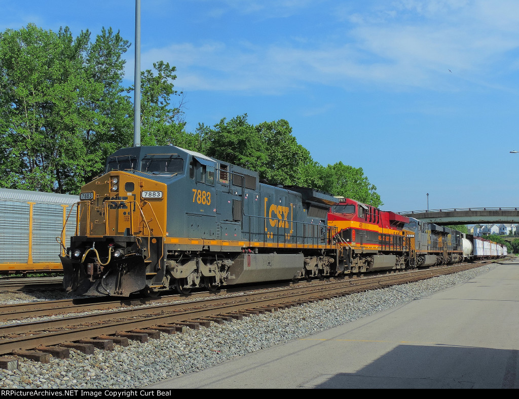 CSX 7883 KCSM 4761, CSX 807, CSX 761